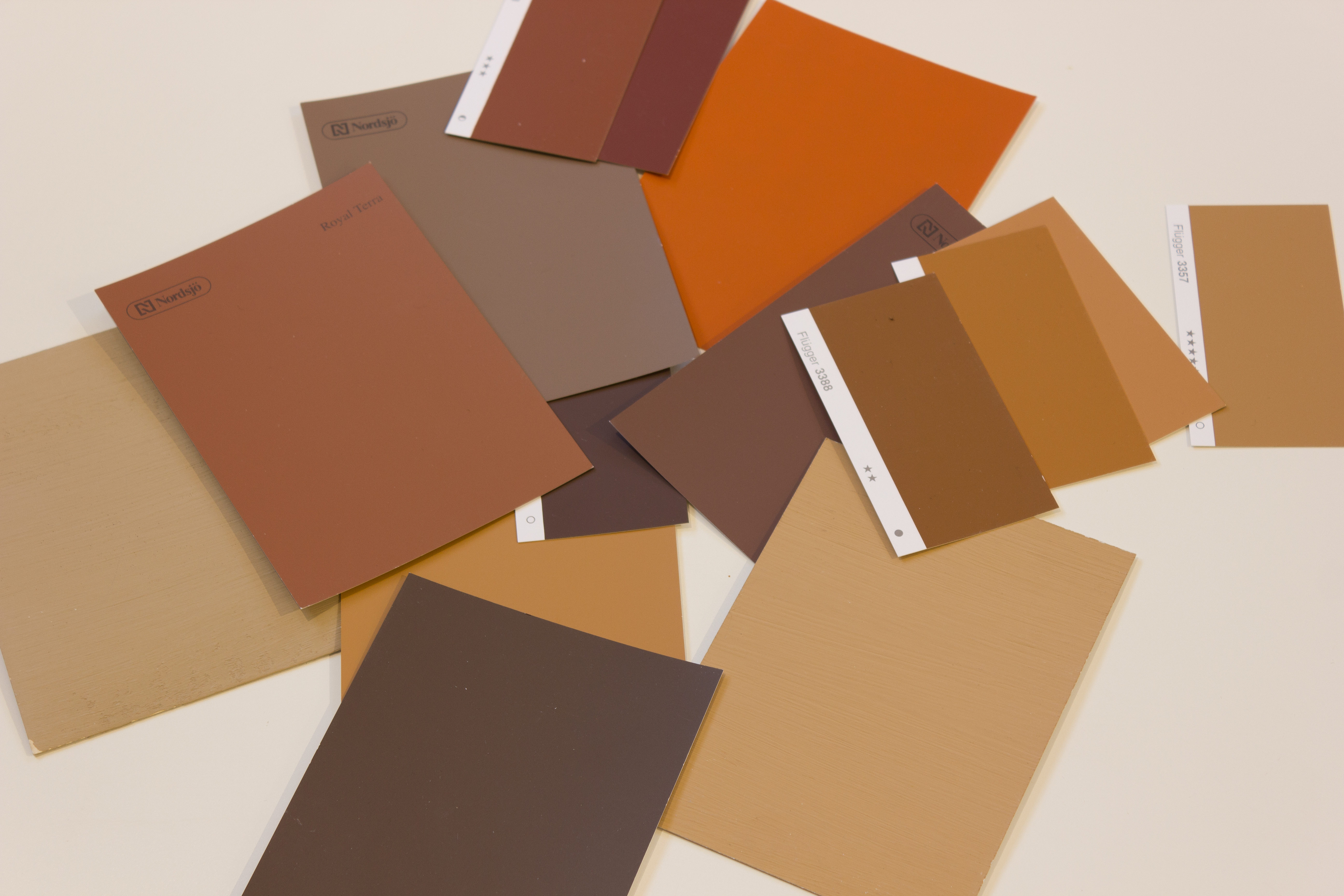 Godt følge til brunt - Fargevalg innvendig - ifi.no